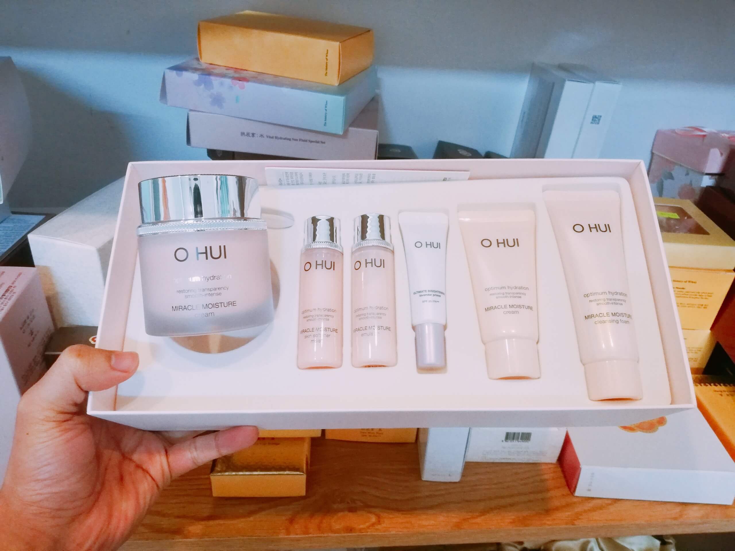 Set kem dưỡng ẩm Ohui hồng Miracle Moisture Cream 60ml - OHUI VIETNAM